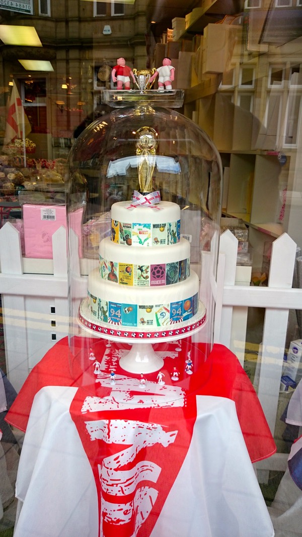 Window Displays | THE CAKE MAKER SHOP Window Displays | THE CAKE MAKER SHOP